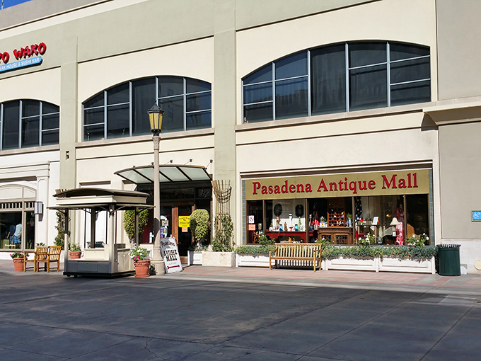 Pasadena Antique Mall: Where your wallet goes to diet and your home decor goes to party like it's 1959.