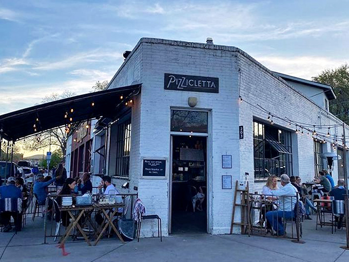 Pizzicletta: Proof that size doesn't matter when it comes to great pizza. This tiny Flagstaff gem packs a flavorful punch!