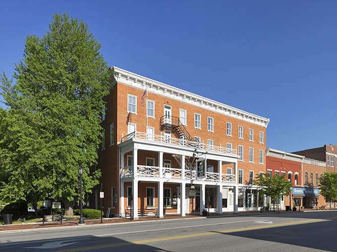 The Golden Lamb: Where presidents dine and history marinates. It's like stepping into a Norman Rockwell painting, but with better food.