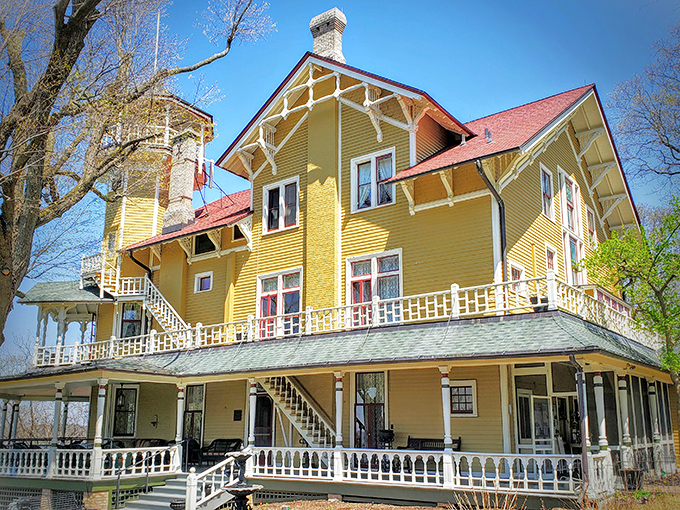 Arriving by boat? How delightfully Gatsby! Black Point Estate is the epitome of Gilded Age glamour on Lake Geneva.