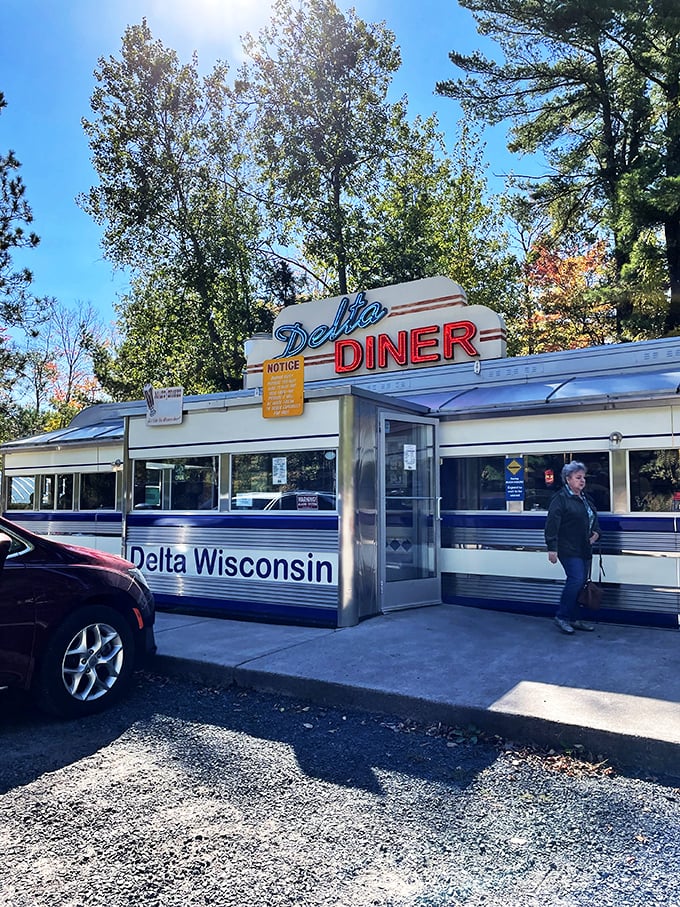 The Delta Diner: Proving that even in the middle of nowhere, you can find a slice of everywhere.