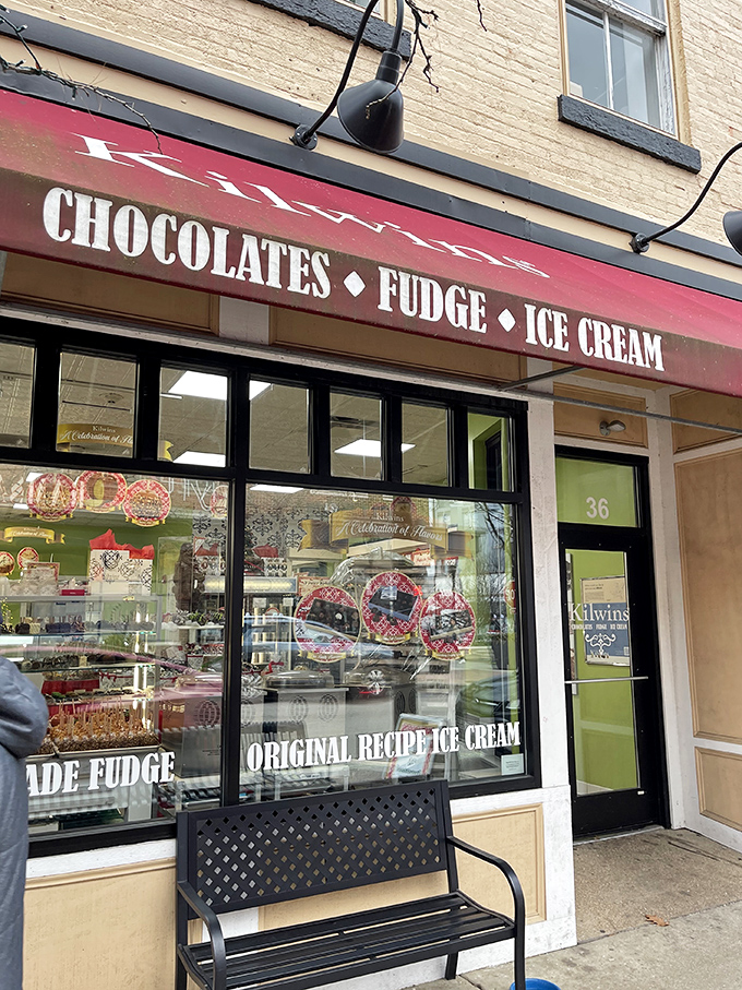 Copper kettles and waffle cones: Kilwins' fudge-making show is better than anything on Food Network. Smell-o-vision included!