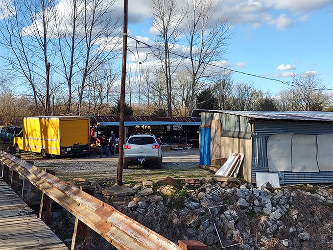 From handcrafted wares to kitschy collectibles, this market is a smorgasbord of surprises. It's retail therapy with a Southern twist!