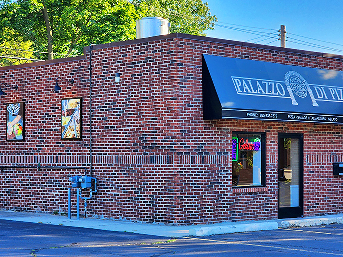 By day, it's charming. By night, it's irresistible. Palazzo di Pizza: your 24/7 ticket to flavor town!