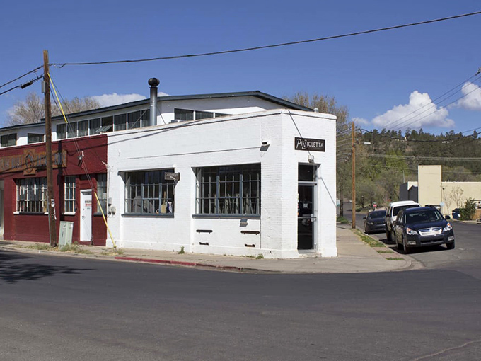 With an oven hotter than Arizona asphalt, Pizzicletta turns out Neapolitan pies that'll make you yell "Mamma mia!"