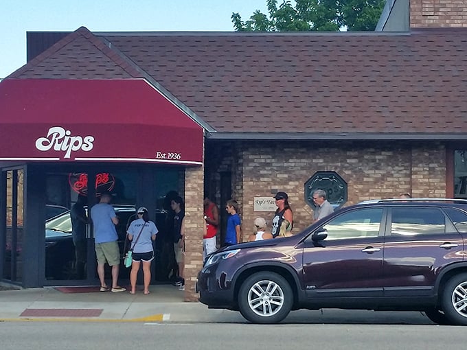 Unassuming on the outside, but inside Rip's Tavern lies a chicken paradise. It's the Willy Wonka factory of fried poultry!