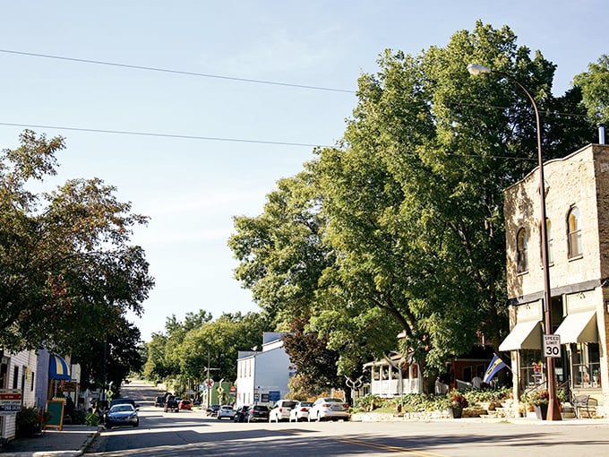 Stockholm's waterfront: Where the Mississippi meets Midwest charm. The view is so stunning, it could make a bald eagle shed a patriotic tear.