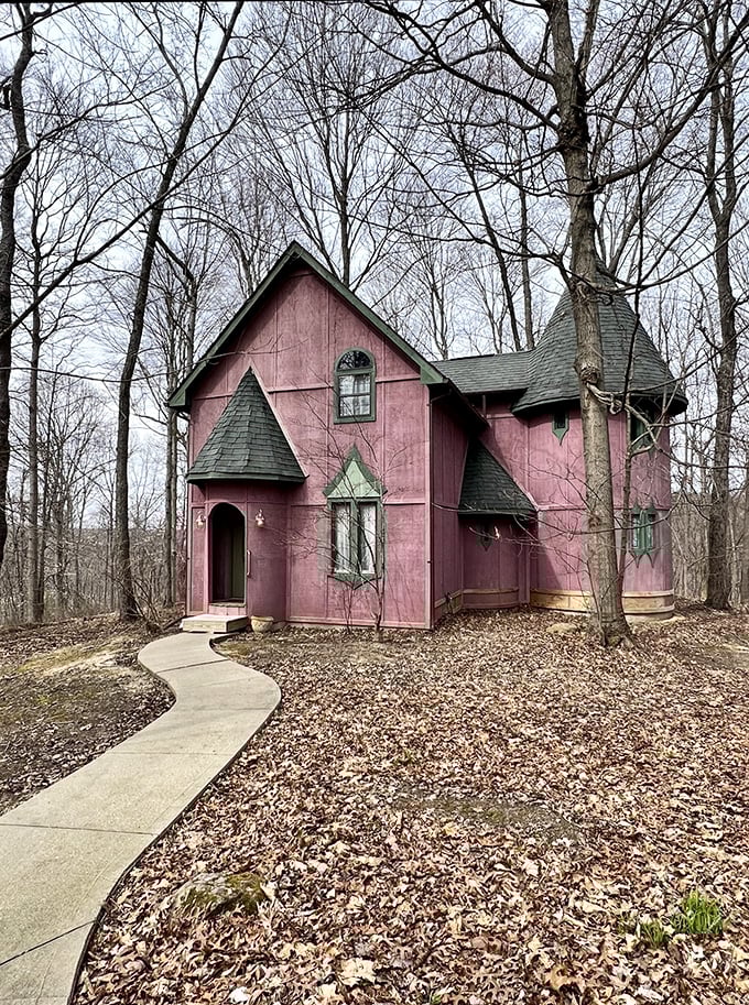 Murder mysteries and medieval charm? Ravenwood Castle turns "once upon a time" into "whodunit" with style.