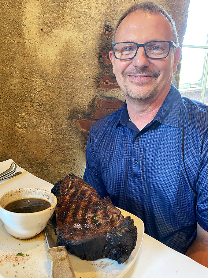 Now that's what I call a "rare" find! This prime rib is so perfectly cooked, it deserves its own Instagram account.