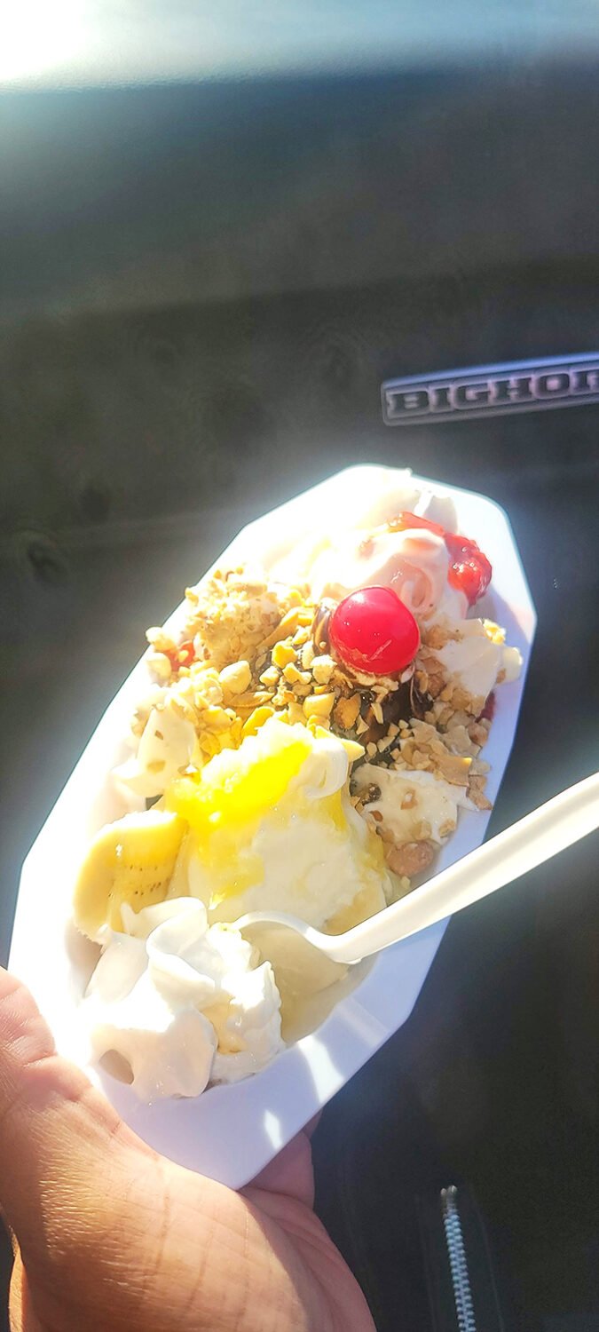 Portable paradise! These banana splits are ready to hit the road. Who says you can't take it with you? Ice cream road trip, anyone?
