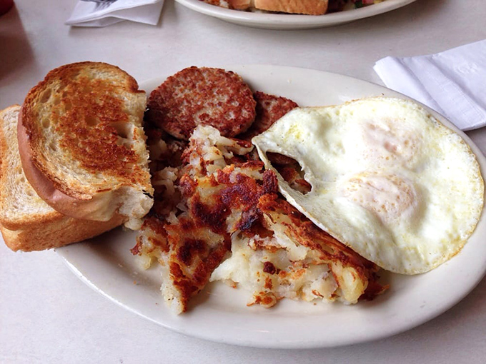 These hash browns are the unsung heroes of breakfast. Crispy on the outside, tender on the inside &ndash; if only relationships were this perfectly balanced!