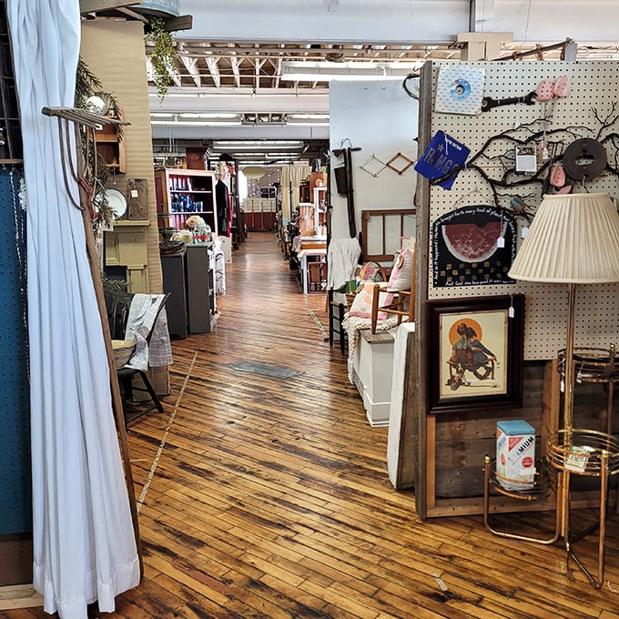 Home is where the heart is, and apparently, it's also where all the cool vintage stuff ends up! This decor will make any house a time machine.