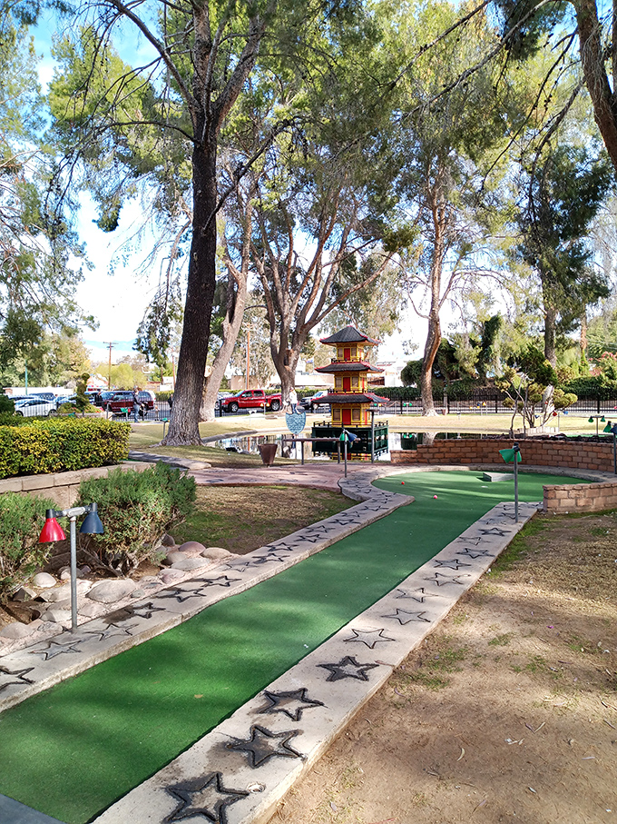 The path to glory is paved with... stars? This celestial-themed hole might have you seeing stars, literally and figuratively.