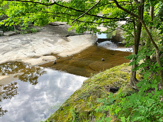 No CGI needed here! Mother Nature's own special effects team creates a serene scene that'd make James Cameron jealous.