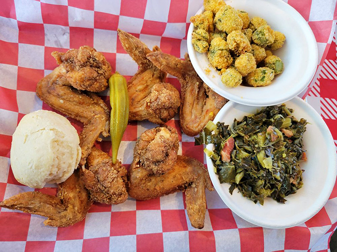 Six wings of pure joy! It's like a bouquet of flowers, but edible and way more satisfying.