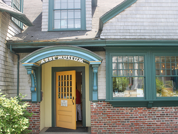 Step into the Abbe Museum, where history isn't just preserved &ndash; it's served with a side of "wow, I didn't know that!" Perfect for curious minds of all ages.