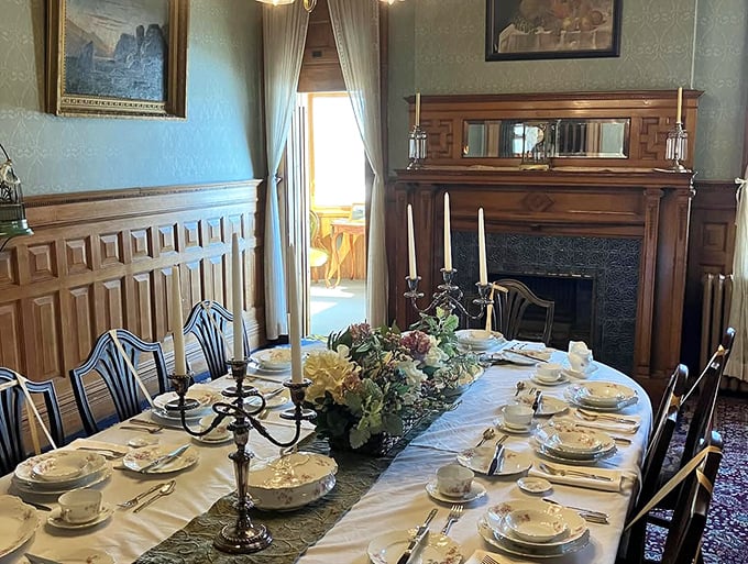 Dinner is served! This dining room has hosted more elegant meals than a season of 'Downton Abbey.' Pass the caviar, darling &ndash; and maybe a slice of humble pie.