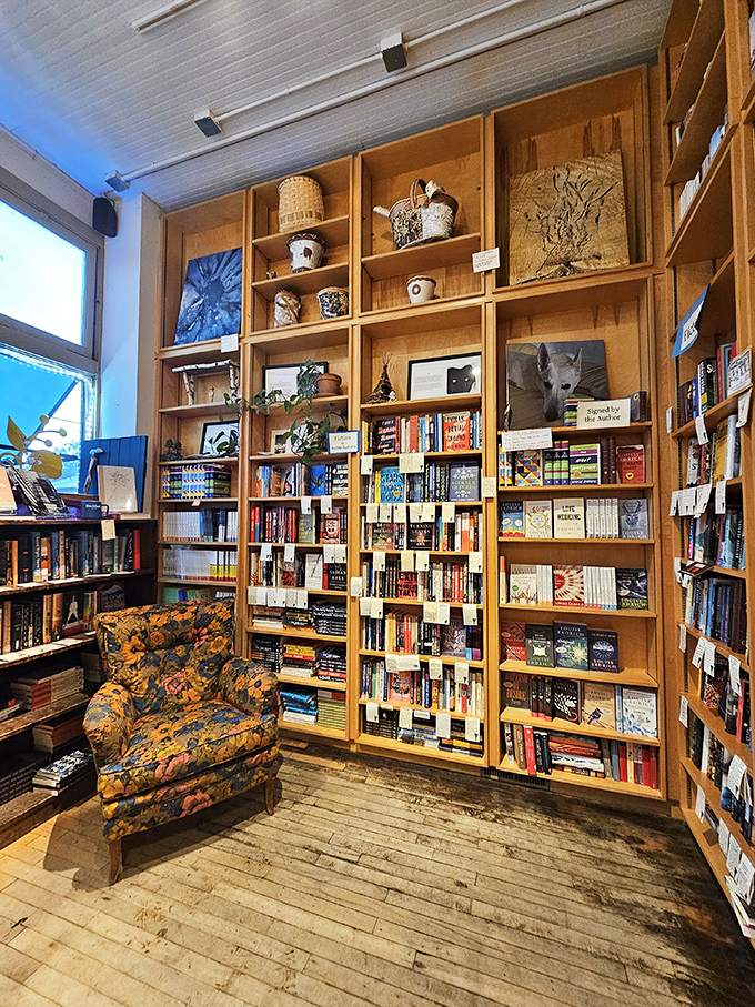 Curl up with a good book and a better view! This reading corner is the introvert's equivalent of a five-star resort.