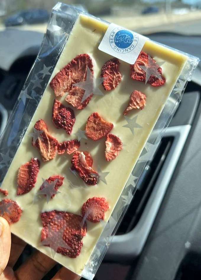 White chocolate gets a fruity makeover! This bar is studded with dried strawberries like rubies in a creamy sea. It's the bling of the chocolate world!