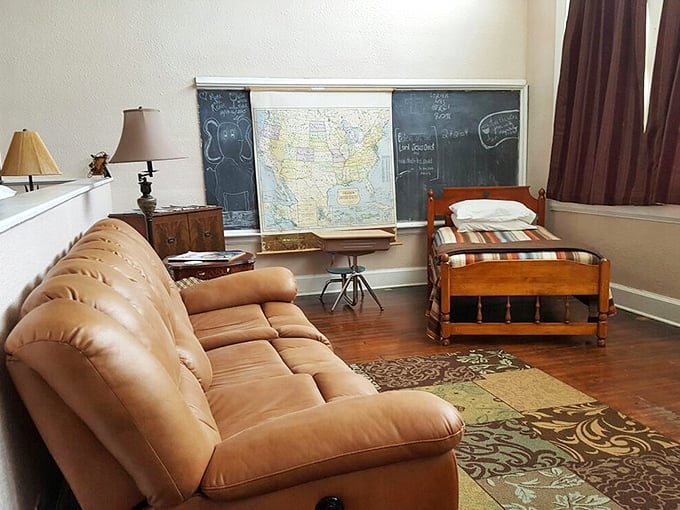 Red alert! This room's got more personality than the drama club. It's giving "Ferris Bueller's Day Off" vibes, but with better accommodations.