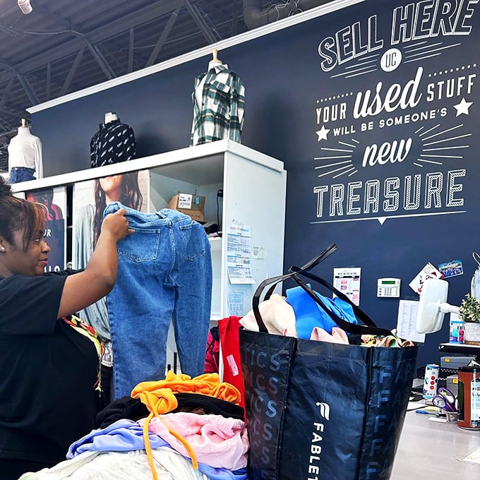 One person's castoffs are another's treasures! The staff here are like fashion alchemists, turning the old into gold.