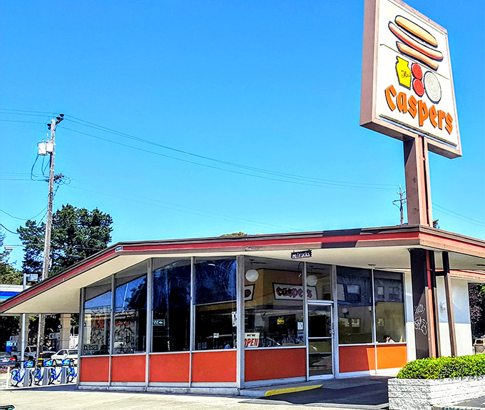 Casper's: The friendly ghost of flavors past! This Oakland institution serves up hot dogs that'll haunt your dreams (in the best way possible).