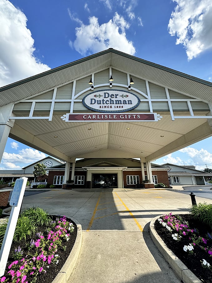 Der Dutchman: Amish-style abundance! Where butter is a food group and pie is always a good idea.
