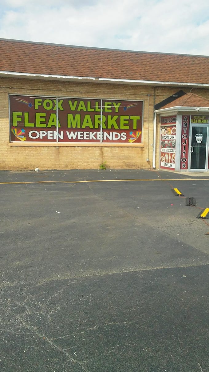 Fox Valley Flea Market: Where every parking space is a potential gold mine. It's like geocaching, but instead of coordinates, you follow your bargain-hunting instincts!