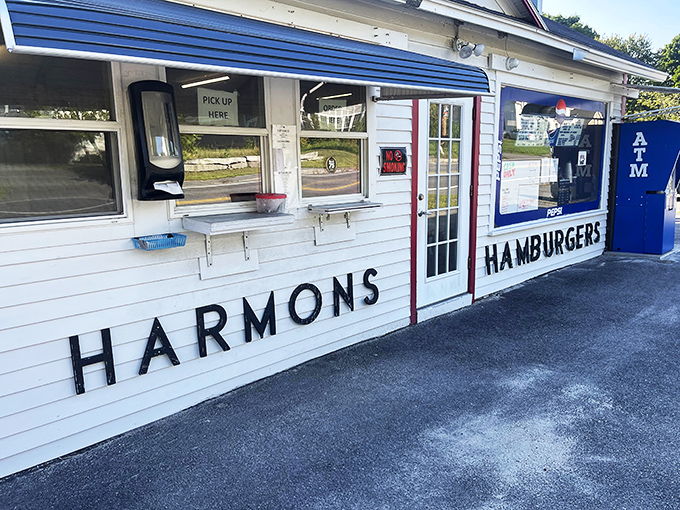 Harmon's Lunch: Don't judge a book by its cover! This unassuming spot hides flavor explosions that'll knock your socks off.
