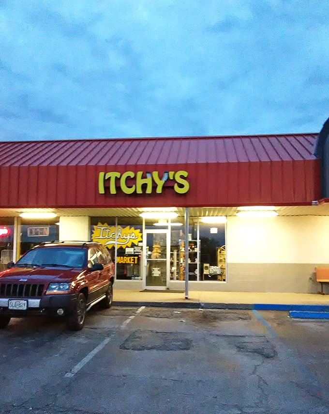 Itchy's Flea Market: Columbia's scratch for every collector's itch. Where one man's junk becomes another's "I can't believe I found this!"