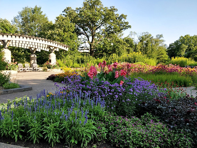 Jurassic Park minus the dinos! This greenhouse is so lush, you'll swear you hear distant roars.