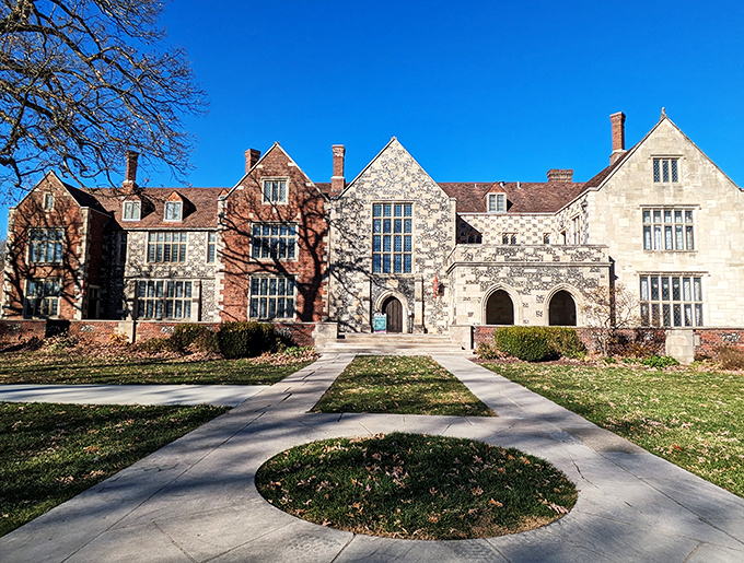 Salisbury House: Europe called, it wants its castle back! This Des Moines mansion is a history buff's dream, with a dash of Midwest charm.