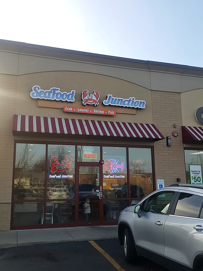 Seafood Junction: Don't judge a book by its strip mall cover. Inside lies a treasure trove of oceanic flavors!