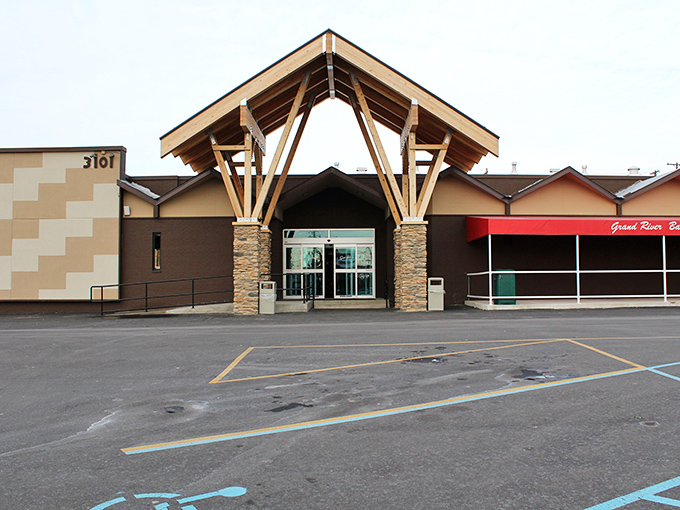 Spare Time Entertainment Center: Not your average bowling alley! This lodge-like exterior houses more fun than you can shake a joystick at.