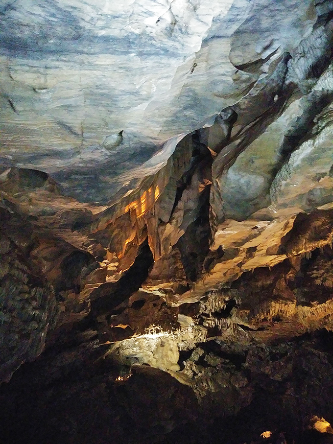 Nature's own drinking straws? These delicate soda straw stalactites are the cave's way of saying "Stay hydrated!"