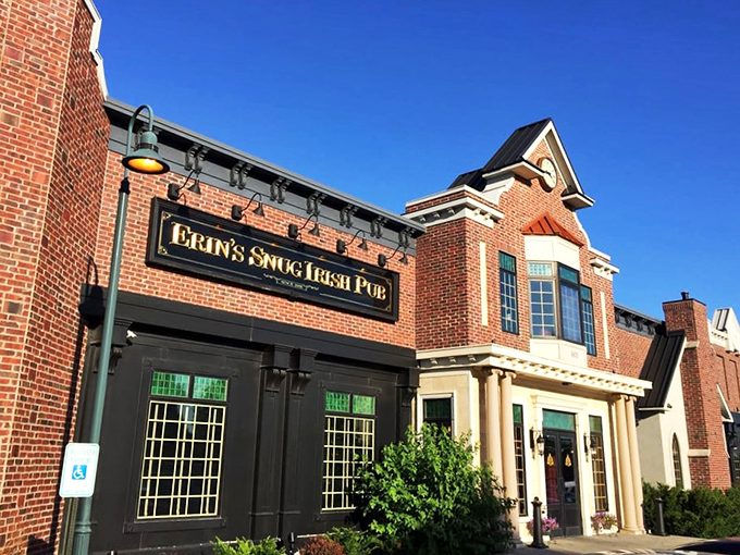 Irish hospitality meets Midwest charm! Erin's warm glow invites you in for a pint and a bite of something delicious.