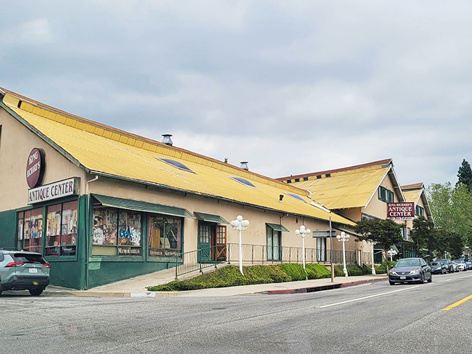 Under that sunshine-yellow roof, it's always vintage o'clock. Time to find your new favorite old thing!