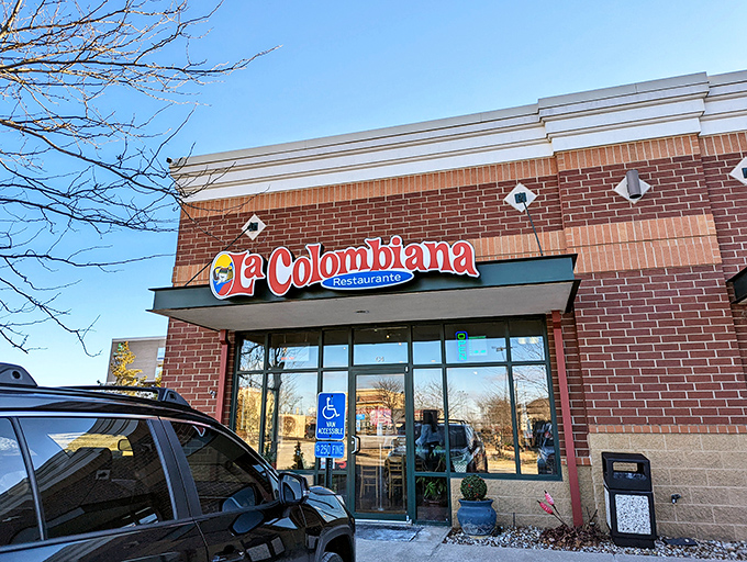 "Step into La Colombiana and suddenly you're in Bogot&aacute;. Well, a delicious, air-conditioned version of Bogot&aacute;."