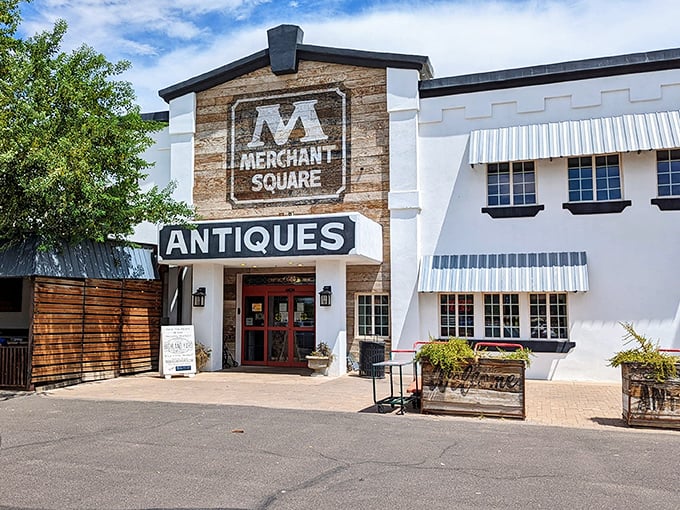 Step into Merchant Square, and you'll need a map, comfortable shoes, and possibly breadcrumbs to find your way back out. It's that big!