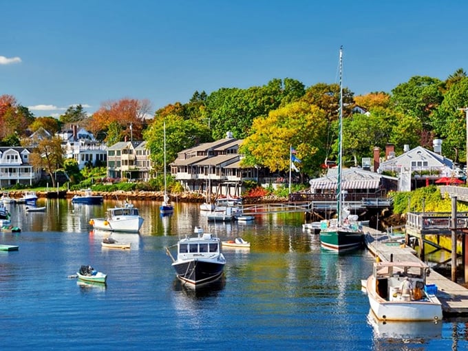 Beach bliss meets artistic flair. Ogunquit's shores and vibrant community create a haven for sun-seekers and culture vultures.