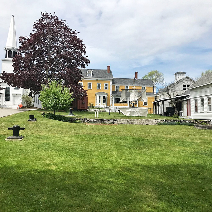 History comes alive in this picturesque setting. Explore Maine's maritime past in living color.