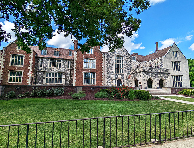 From Canterbury Tales to gold-plated bathrooms, Salisbury House is a time-traveling adventure. Beauty and the Beast's library has nothing on this!