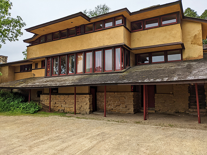 Prairie style perfection! Taliesin proves that sometimes, the house next door is a work of art &ndash; literally.
