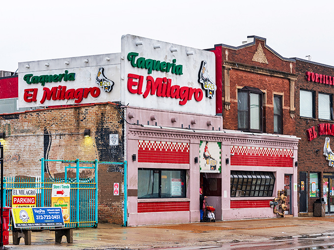 Red, white, and green never looked so delicious! El Milagro's facade is like a tasty traffic light, always signaling 'go' for your appetite.