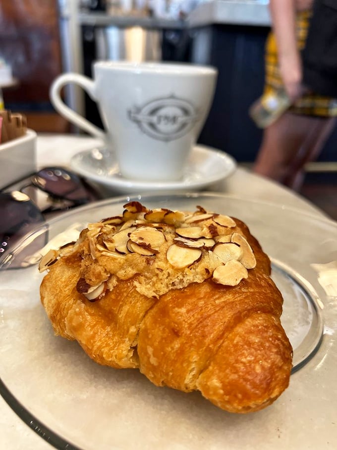 Flaky, buttery, and unapologetically indulgent. This almond croissant is what breakfast dreams are made of.