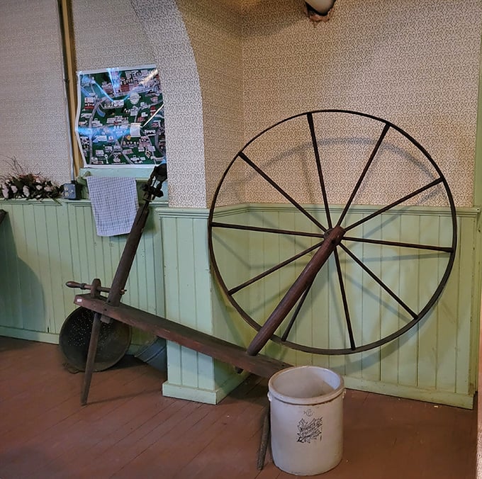 Spin me right round! This antique wheel isn't for SoulCycle &ndash; it's the OG way to make your own threads.