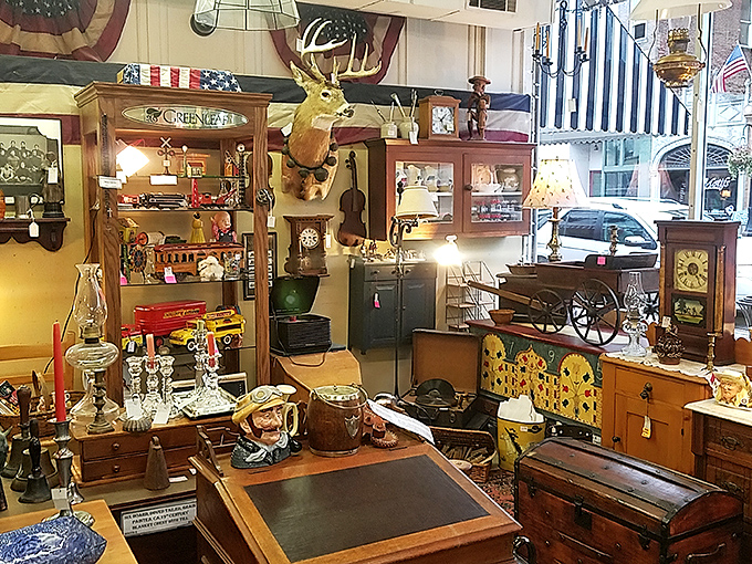 Home d&eacute;cor roulette: Spin the wheel and see which era your living room lands in. From rustic Americana to Mad Men chic, it's all here!