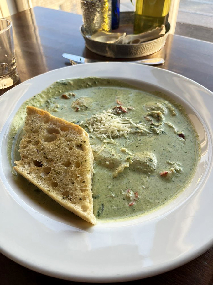 Pesto meets Alfredo in this flavor love story. With lobster and crab as co-stars, it's the rom-com your taste buds have been waiting for.