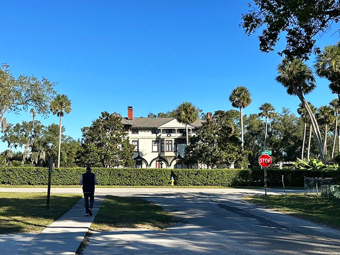 Approach with awe: This view could make even the Great Gatsby green with envy. Talk about curb appeal!