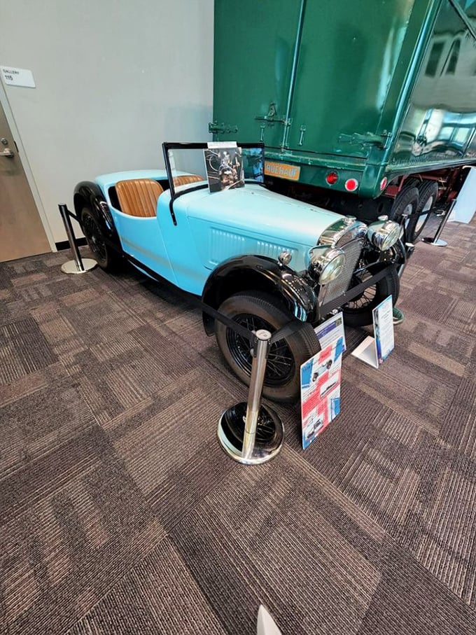 This baby blue beauty is giving me serious "Great Gatsby" vibes. Jay Gatsby would definitely approve of this stylish ride.